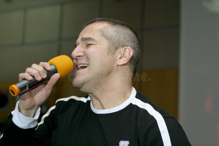 Dan Bitman editorial stock image. Image of rock, smile - 33146699