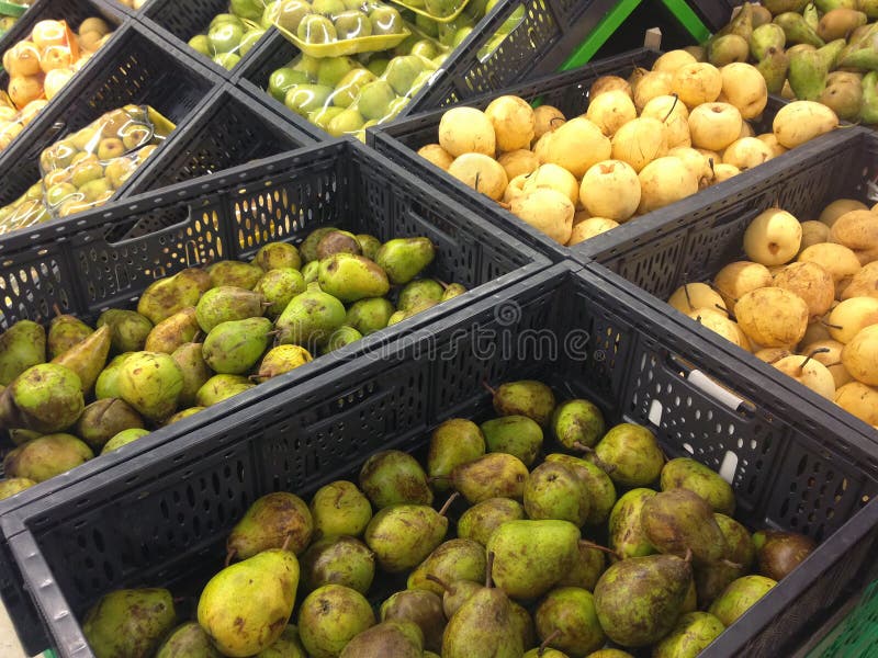 Dan Fruto Las Peras En Cajas En Supermercado Imagen de archivo - Imagen ...