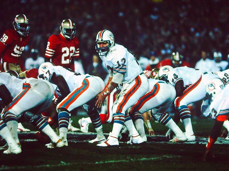 Dan Marino Miami Dolphins editorial stock photo. Image of marino - 27377598