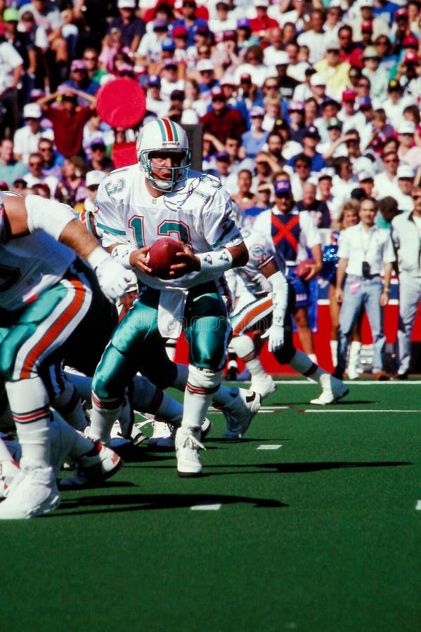 Dan Marino Miami Dolphins editorial stock photo. Image of marino - 27377598