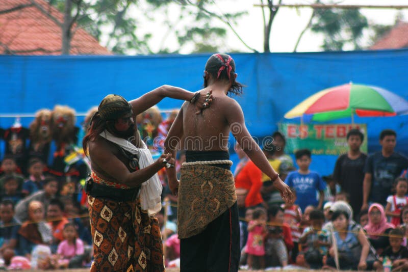 Dance and Attraction of Traditional Reog Ponorogo Editorial Stock Photo ...