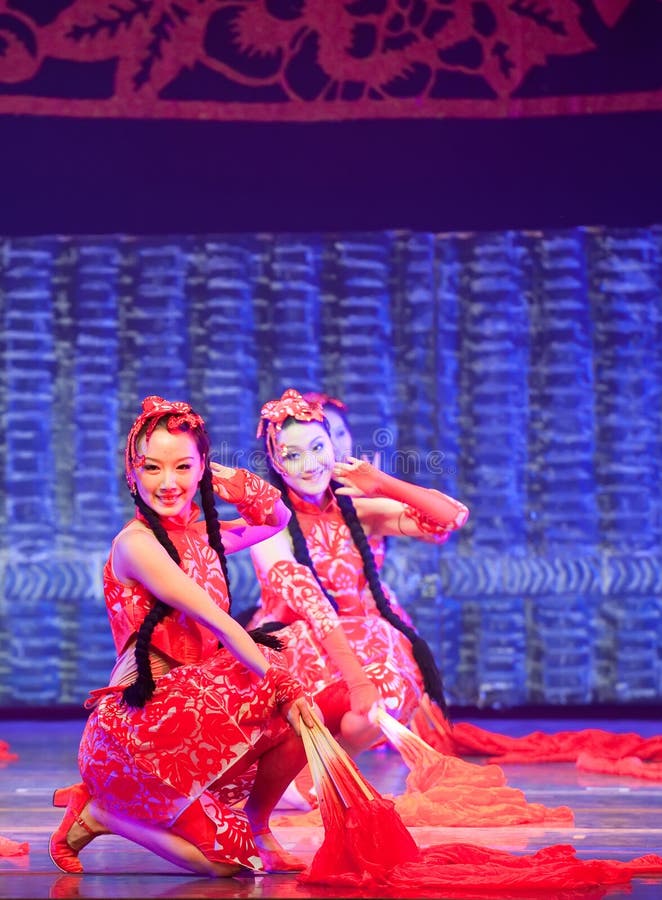 Dance china red editorial photo. Image of ethnic, costume - 18744791
