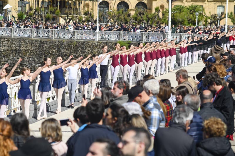 Dance in La Concha 04-21-2024 Editorial Stock Image - Image of 04212024 ...