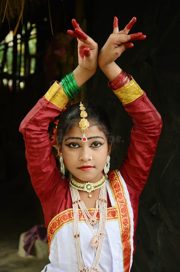 Dance Performance editorial image. Image of movements - 67778100