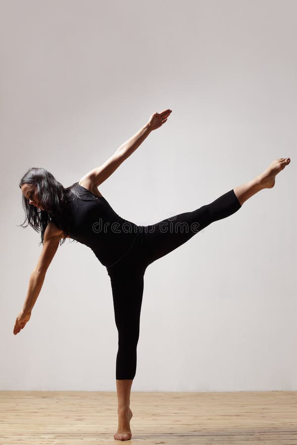 Acrobat Performer, Circus Woman Hand Stand, Gymnastics Back Bend Stock ...