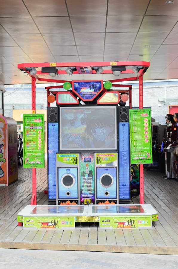 Dancing arcade machine editorial image. Image of arcade - 19447600