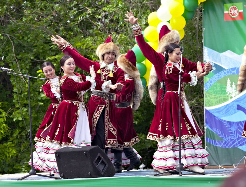 Dancing Group in Traditional Dressing at Sabantuy Editorial Stock Image ...