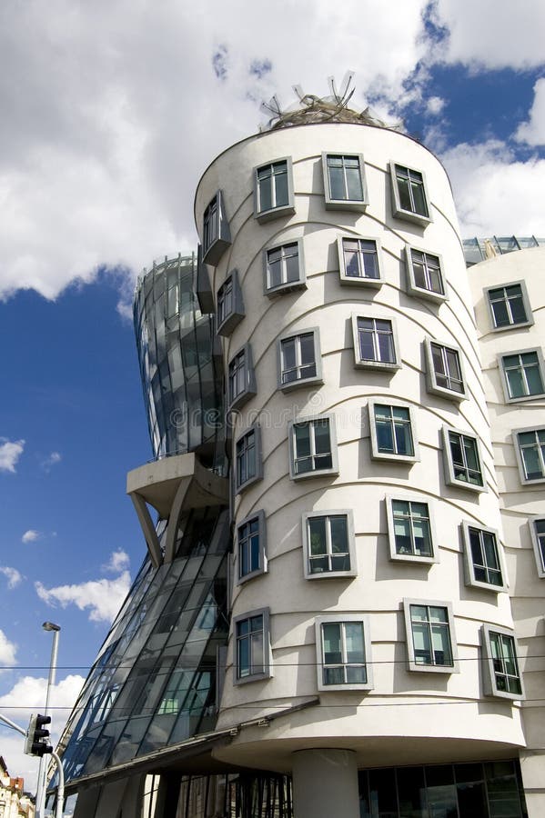 Dancing house in Prague editorial photography. Image of architecture ...