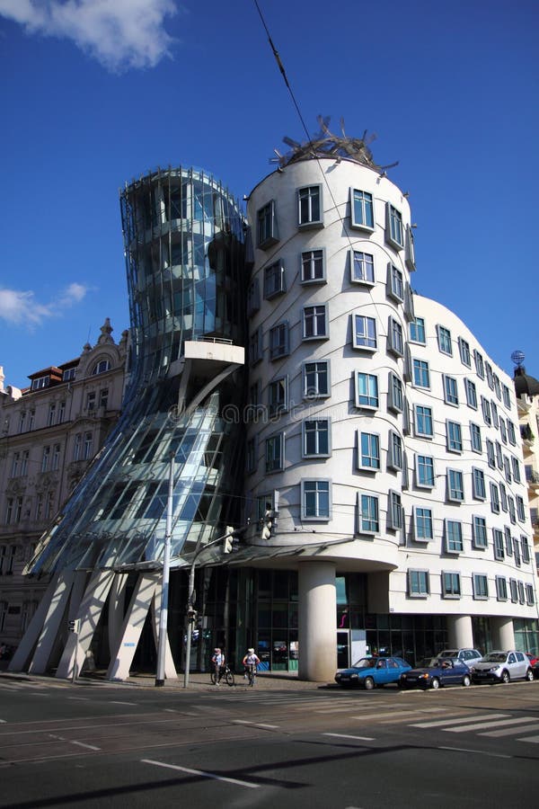 Dancing house in Prague editorial photography. Image of architecture ...