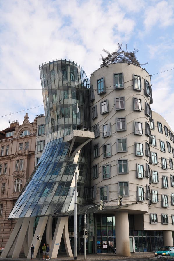 Dancing house in Prague editorial photography. Image of architecture ...