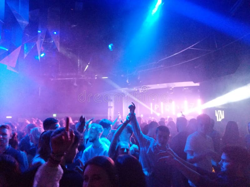 Nightclub editorial photo. Image of pryzm, night, dancing - 112915126