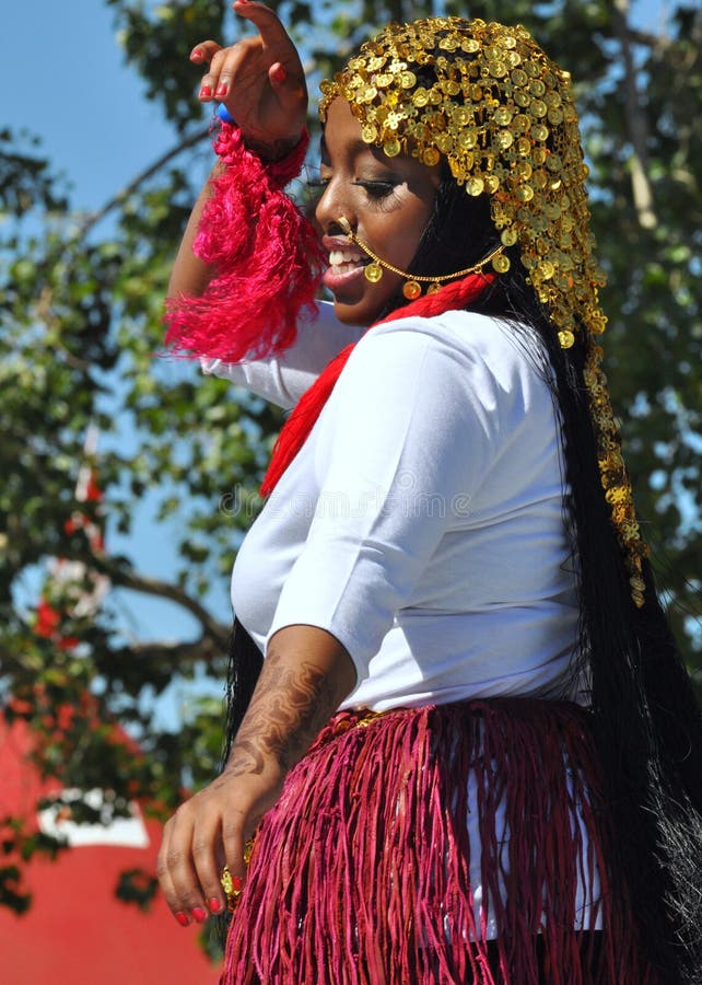 255 Somali Woman Stock Photos - Free & Royalty-Free Stock Photos from ...