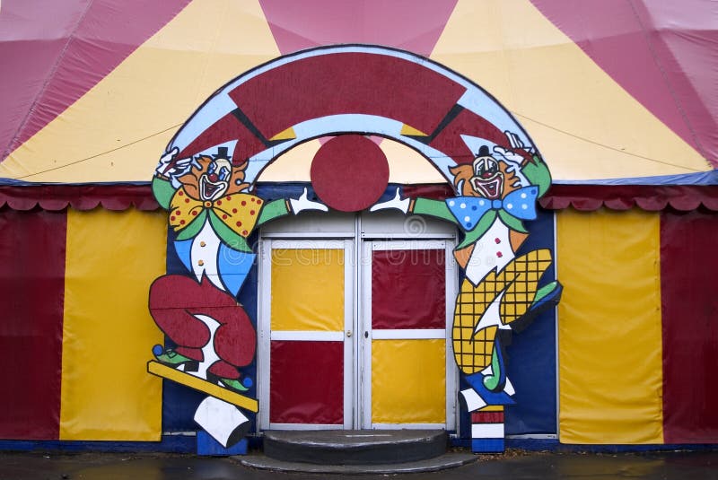 Dando Boas-vindas a Palhaços Imagem de Stock - Imagem de escrita ...