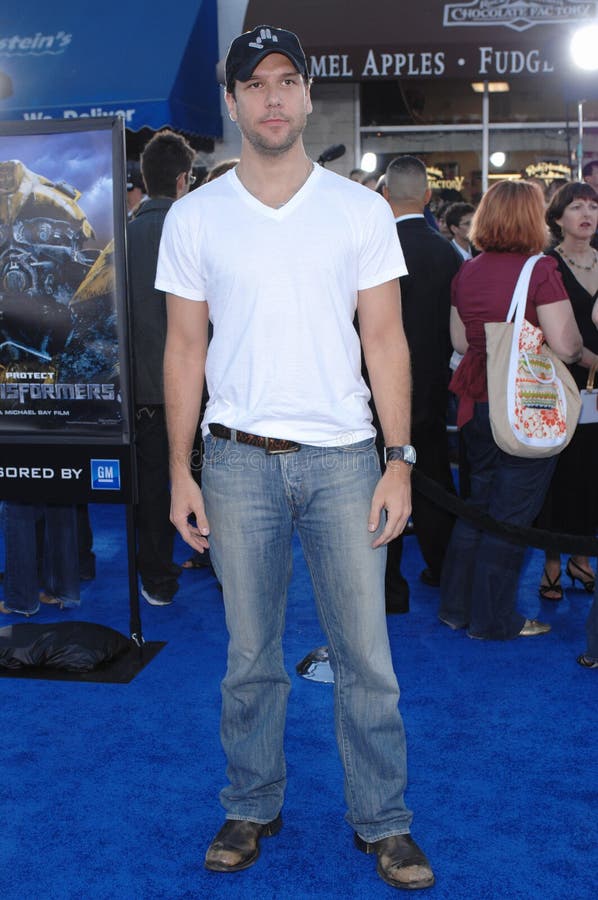 Dane Cook editorial photography. Image of angeles, june - 23945482