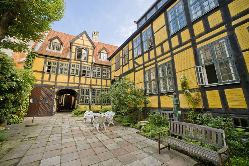 Keele hall, Staffordshire editorial stock photo. Image of museum - 44939968