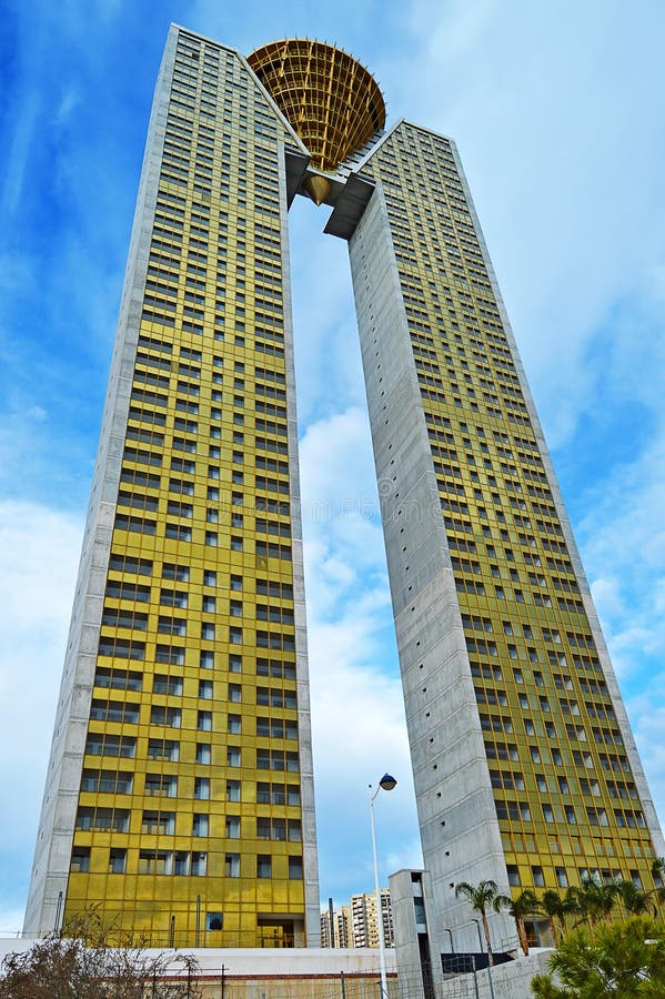 Dans Le Bâtiment De Rythme à Benidorm Photo stock éditorial - Image du ...