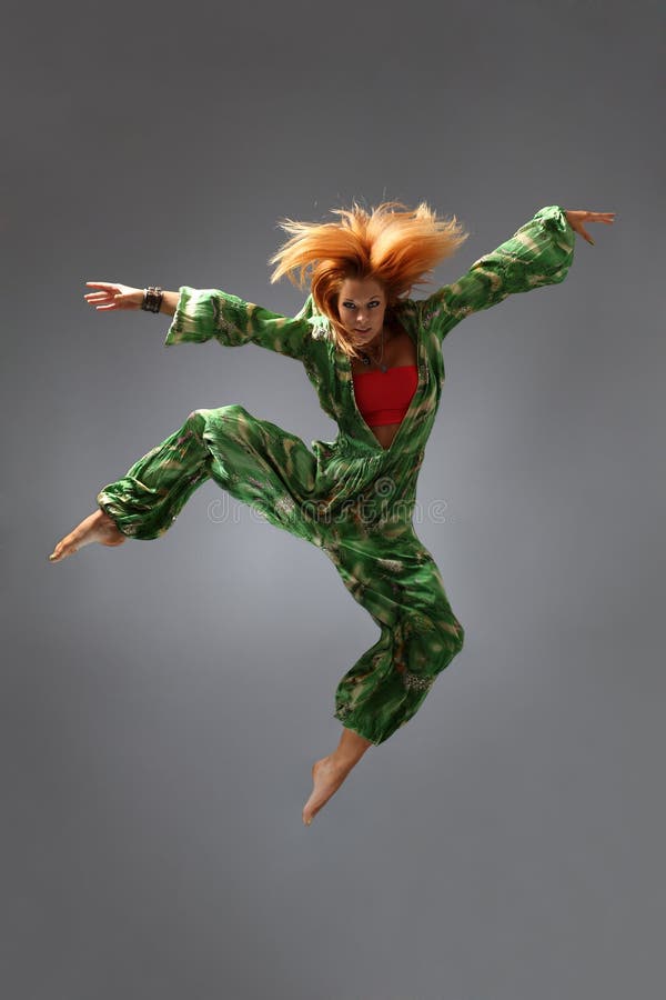 Dansare arkivfoto. Bild av flicka, övning, elegans, höft - 20670002