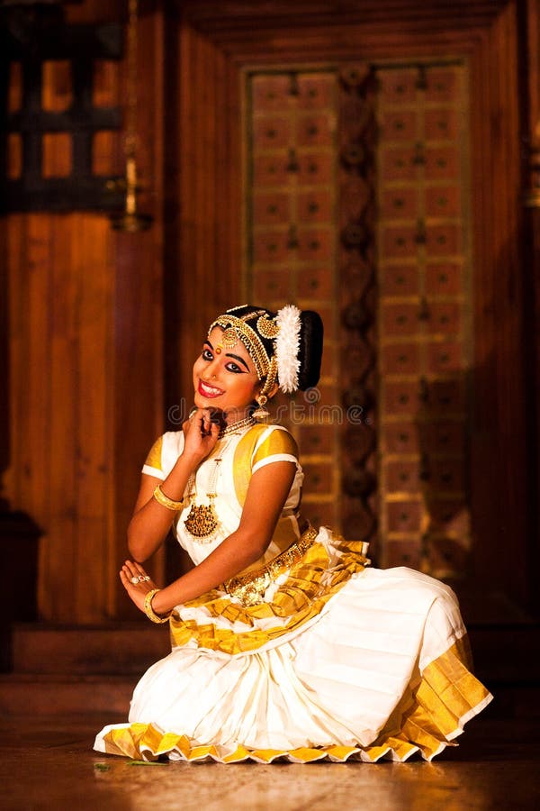 Danse De Mohiniyattam Dans Kochi, Inde Photographie éditorial - Image ...