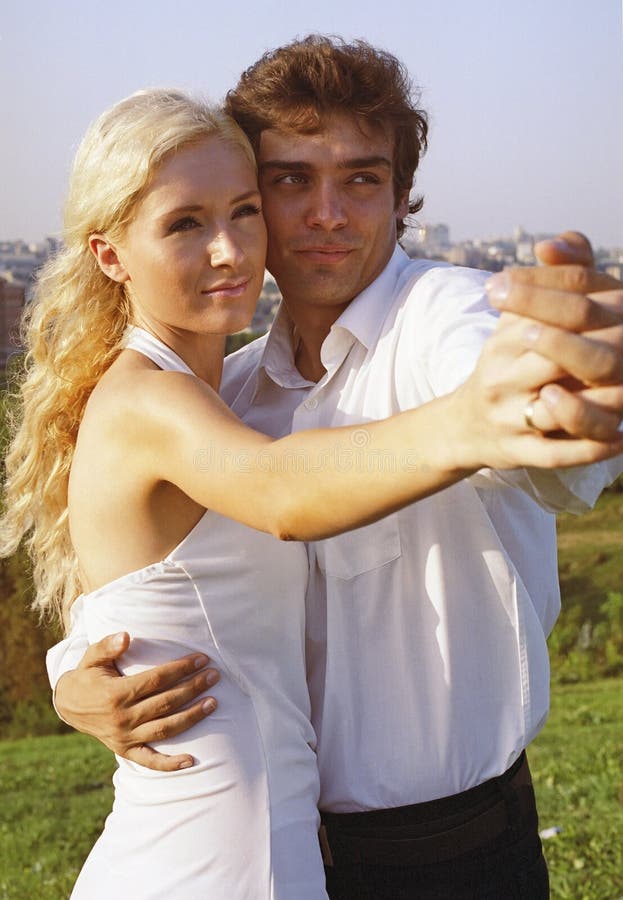 Danse romantique image stock. Image du visage, humain - 3053093