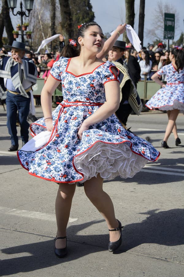 Danse Traditionnelle Du Chili Image éditorial - Image du folklore ...