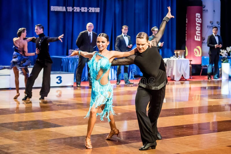 Dansers Het Dansen Latijnse Dans Redactionele Stock Afbeelding - Image ...