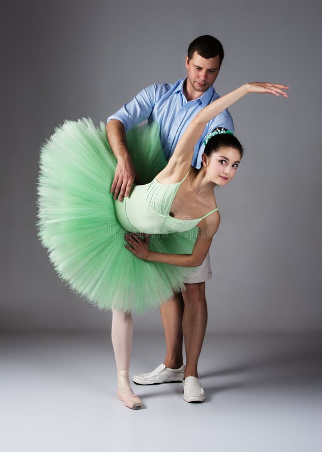 Danseur classique féminin image stock. Image du beauté - 34201453