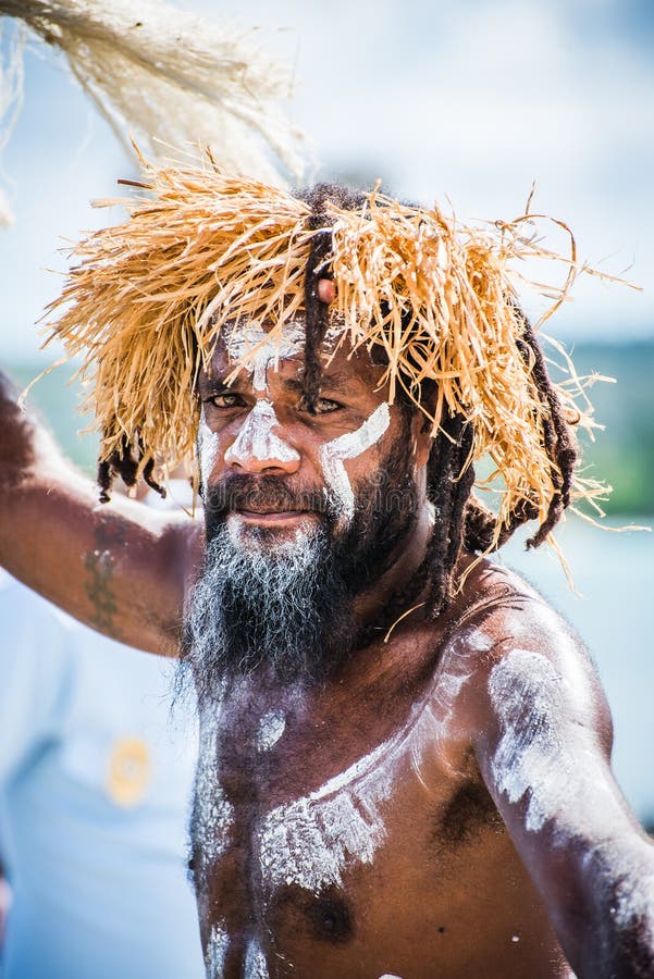 Danseur masculin de Kanak image éditorial. Image du chanson - 68752455