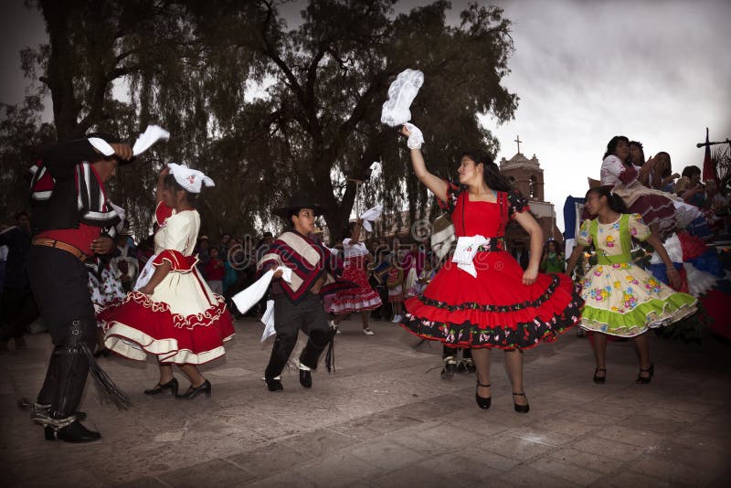 Danse Traditionnelle Du Chili Photographie éditorial - Image du coloré ...