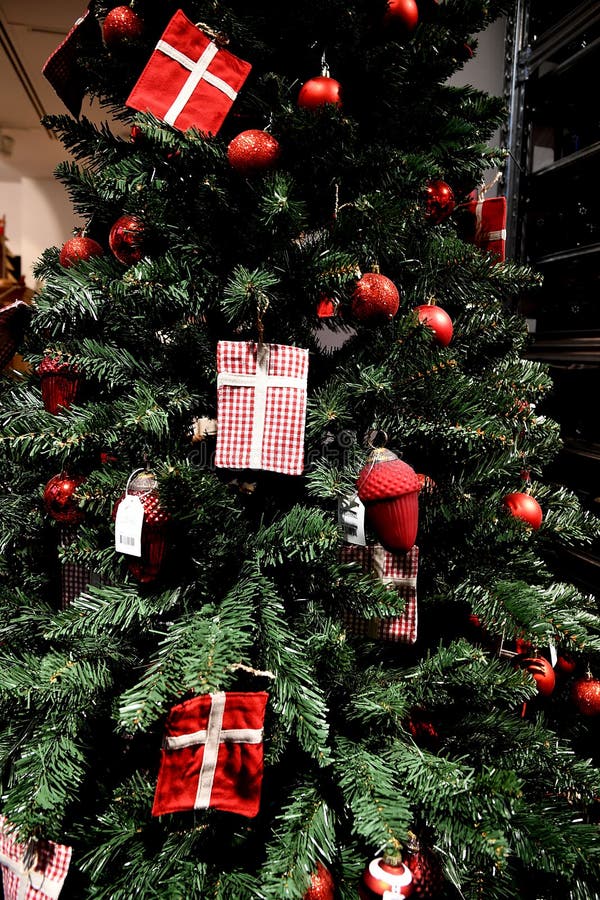 Dansk Traditionell Jul. Chokladkaka Arkivfoto - Bild av fett, lykta ...