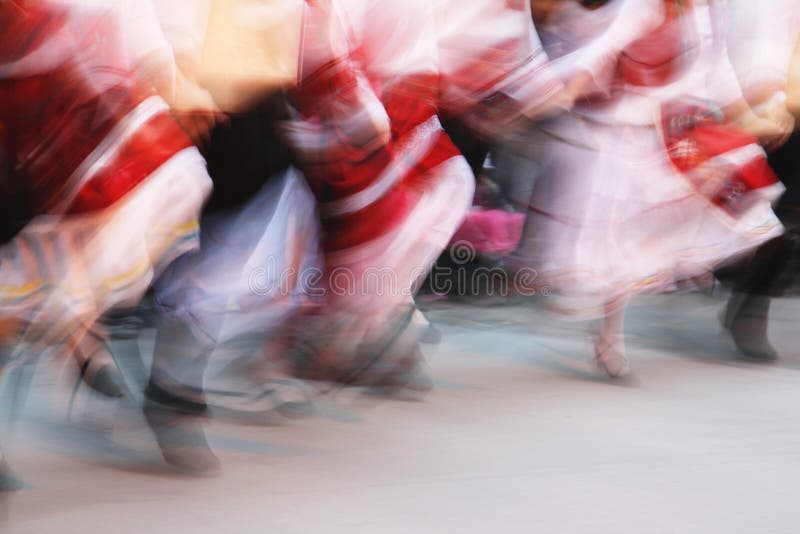 Danza popular foto de archivo. Imagen de gente, color - 24479722