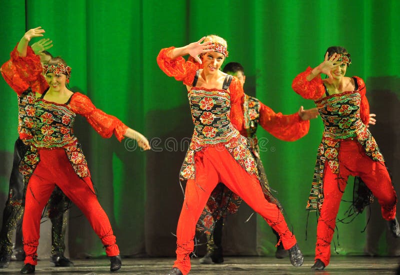 Danza rusa foto de archivo. Imagen de naturalizado, color - 31420326