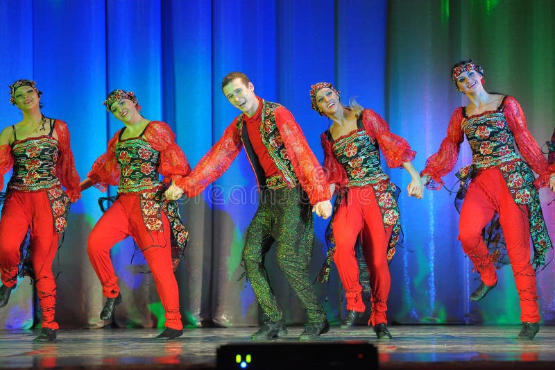 Danza rusa foto de archivo. Imagen de naturalizado, color - 31420326