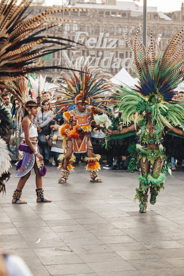 Danzas Aztecas, Ciudad De México Imagen de archivo editorial - Imagen ...
