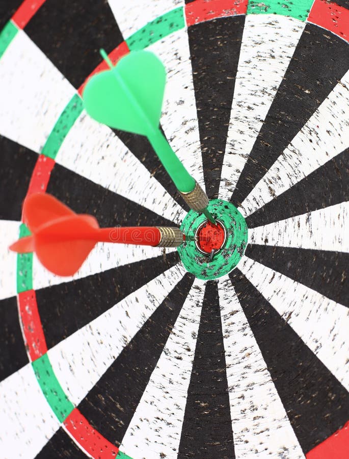 Darde Le Jeu Avec Un Dard Au Centre De Cible Photo stock - Image du ...