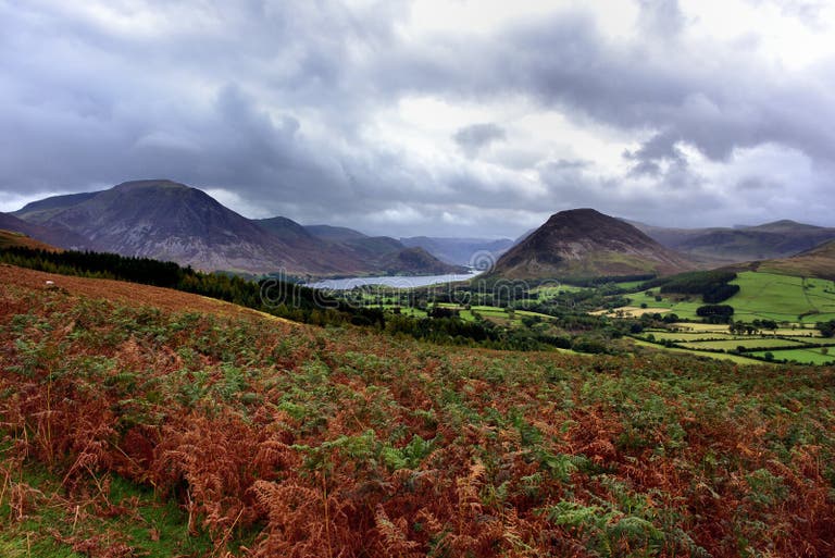 Low Clouds Over Grasmoor and Melbreak Stock Image - Image of great ...