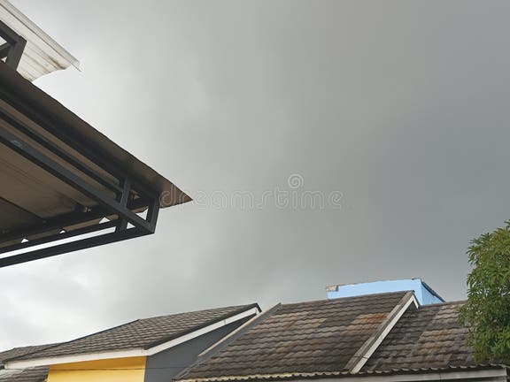 Dark Cloudy Weather, it Will Rain Soon Stock Photo - Image of raining ...