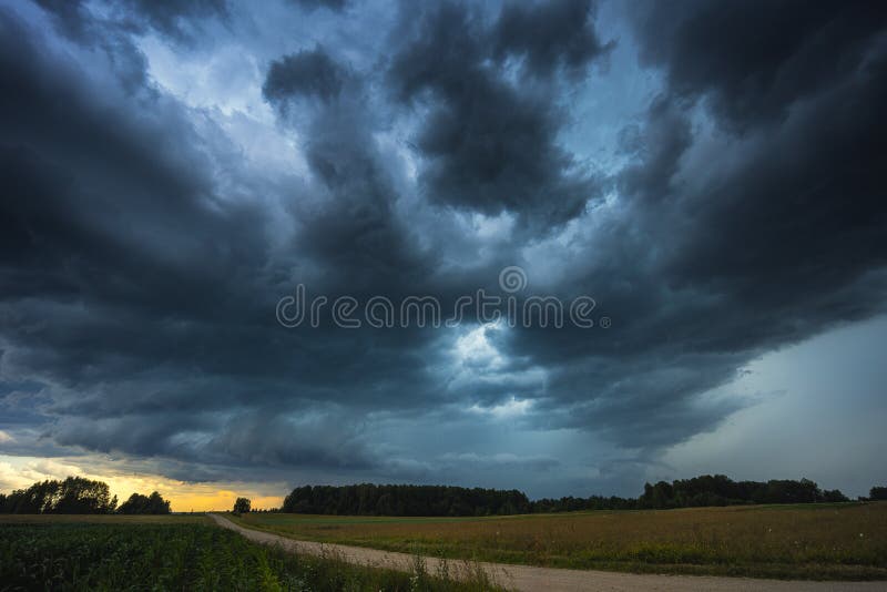 Storm Clouds Gathering Over Wheat Field Countryside Stock Photos - Free ...