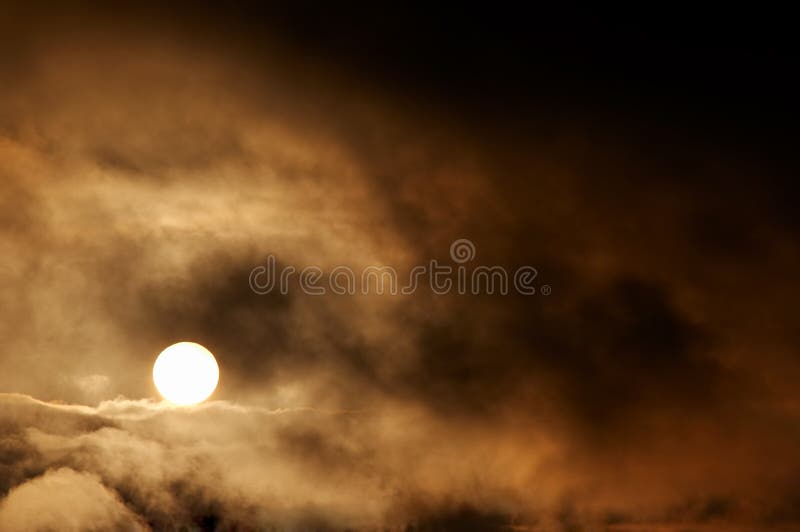 Dark Storm Clouds and Setting Sun Stock Image - Image of cloud, fleece ...