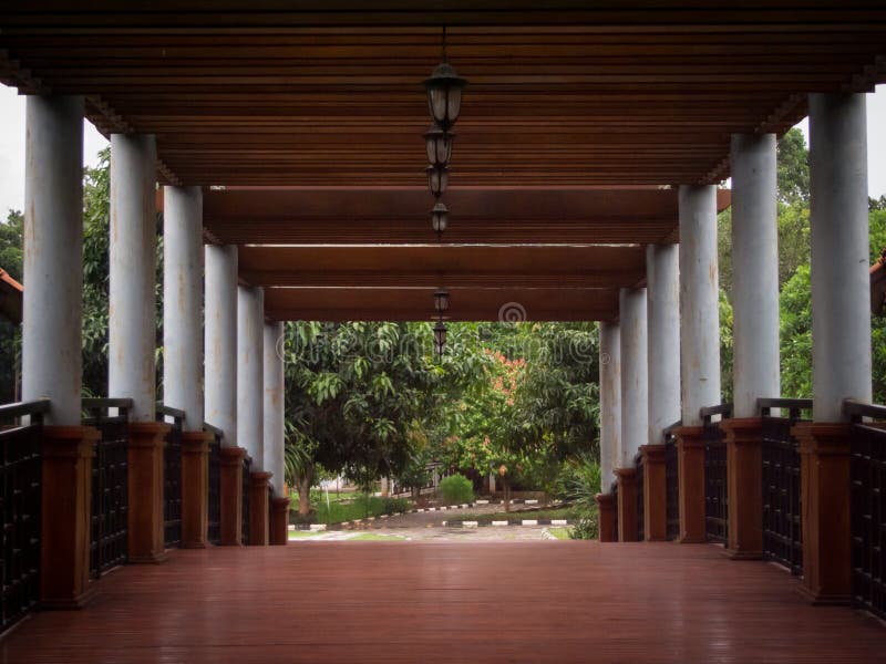 Dark View from Traditional Bridge Classic Design Editorial Stock Photo ...