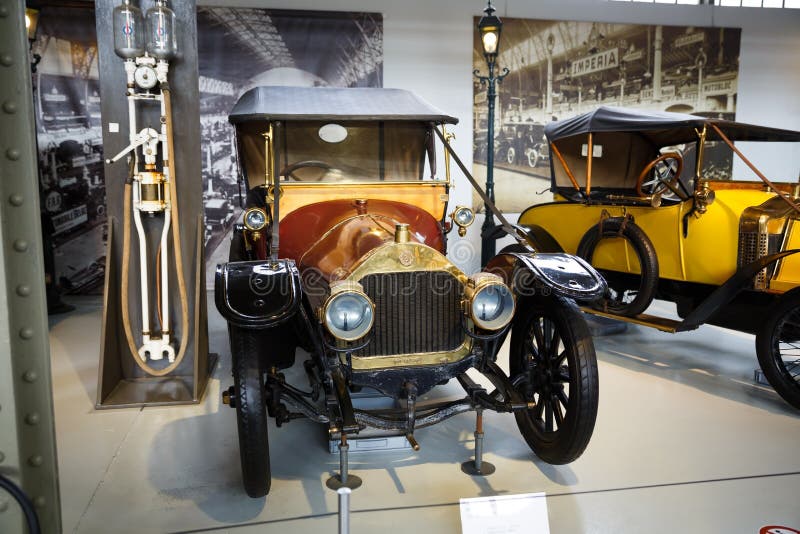 Darracq, tipo TT13, 1913 foto editorial. Imagen de museo - 131815761