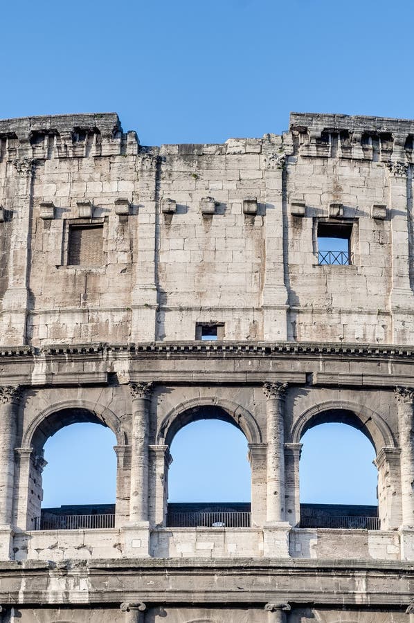 Das Colosseum-Amphitheater In Rom, Italien Stockfoto - Bild von italien ...