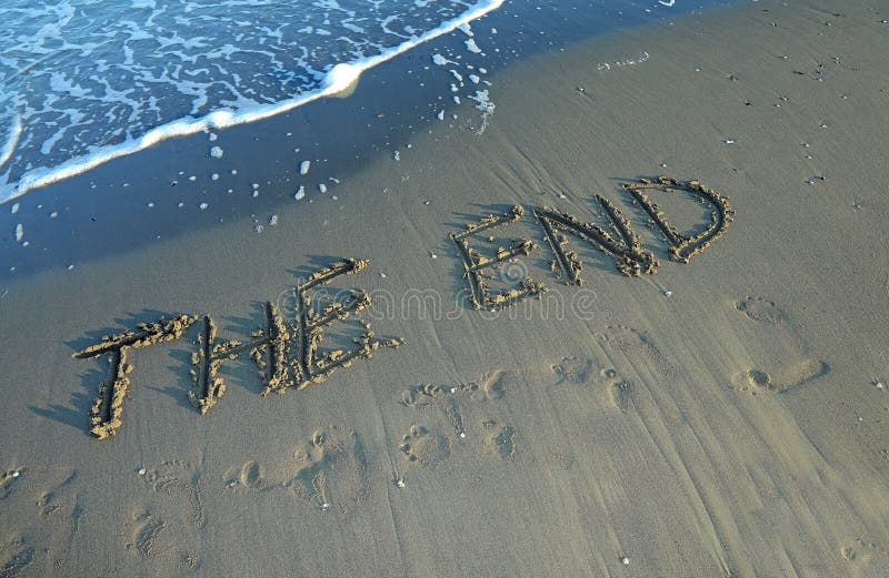 DAS ENDE Geschrieben Auf Den Strand Durch Das Meer Stockbild - Bild von ...