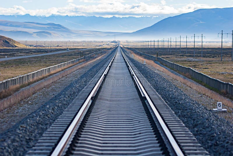 Das Gleis stockbild. Bild von punkt, drehzahl, hintergrund - 78000897