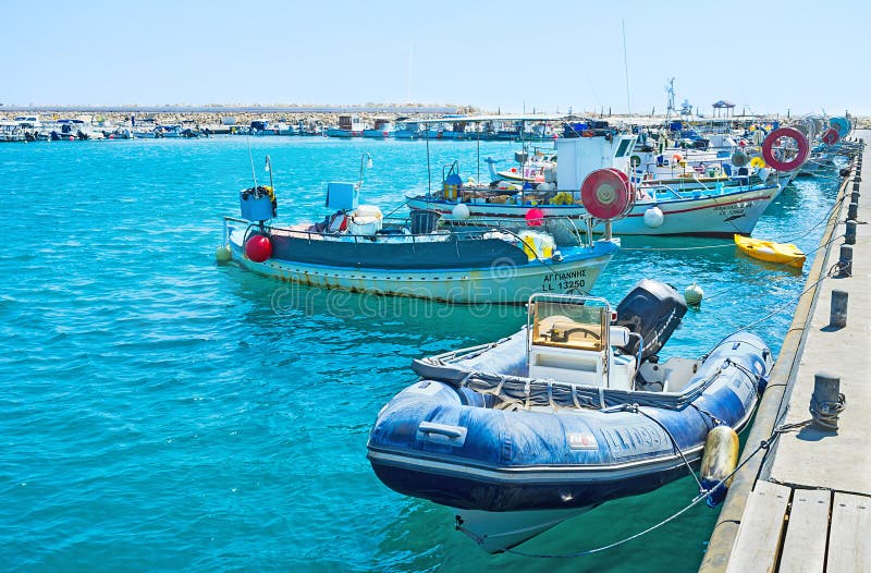 Das kleine Boot redaktionelles foto. Bild von seebrücke - 57761641