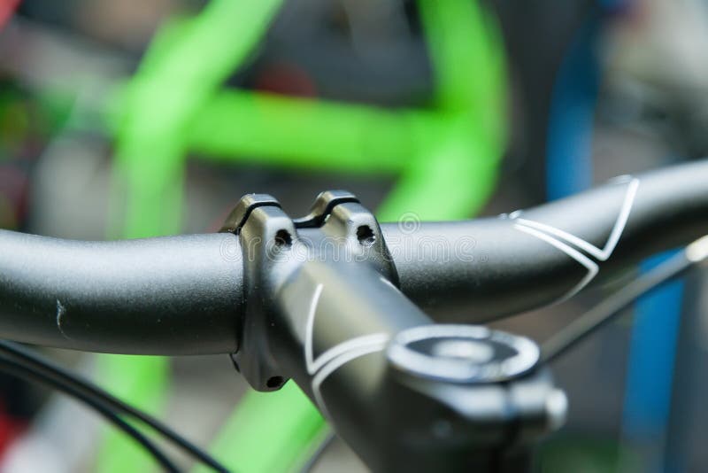 Das Lenkrad Wird Zum Antrieb Befestigt Stockfoto - Bild von entspannung ...