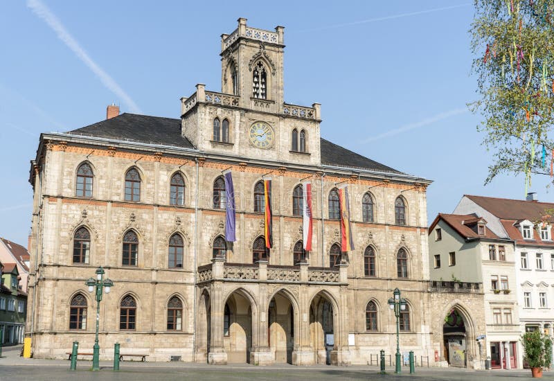Das Rathaus von Weimar stockbild. Bild von sonnig, quadrat - 136464733