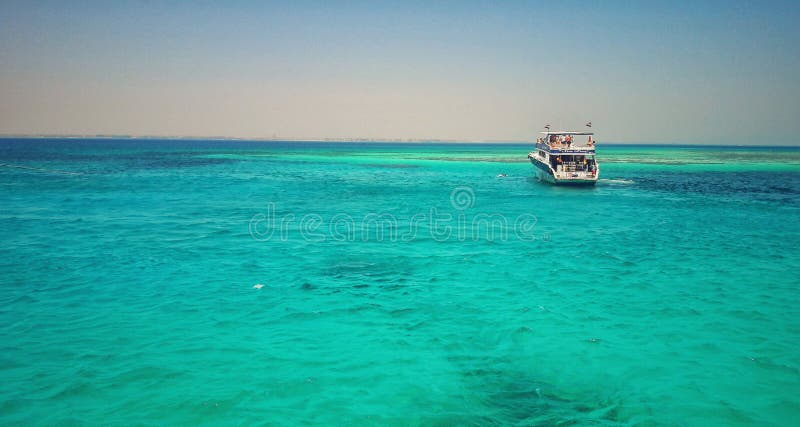 Das Rote Meer bei Hurghada redaktionelles stockfoto. Bild von farben ...