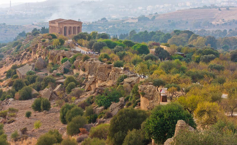 Das Tal Der Tempel, Agrigent, Sizilien, Italien Stockfoto - Bild von ...