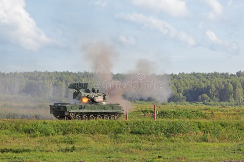 Das Tunguska SA-19 Grison Ist Ein Russisches Bewaffnetes Gewehr Und Ein ...