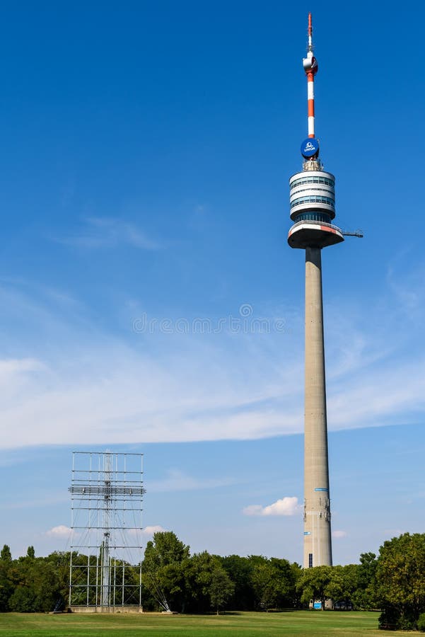 Das Wien Donauturm (Donau-Turm) Redaktionelles Foto - Bild von park ...
